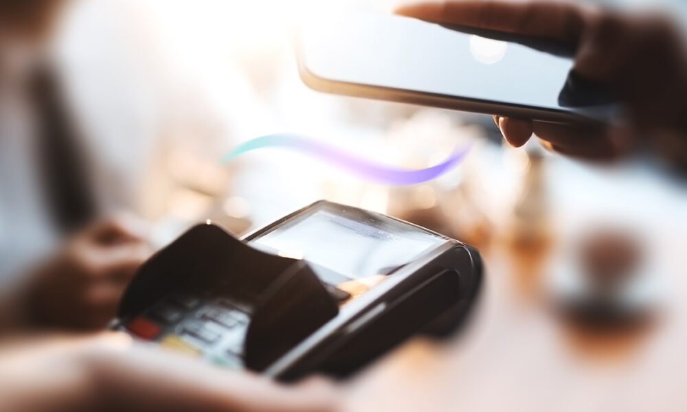 10 Καλοκαιρινά & εντυπωσιακά σχέδια για νύχια που ξεχωρίζουν - WeBuzz.gr