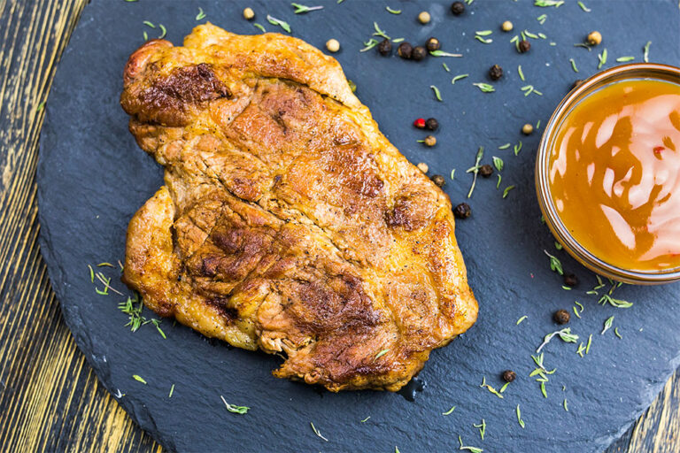 Μπριζόλες στο Φούρνο: 5 Κλασικές Ελληνικές Συνταγές - WeBuzz.gr